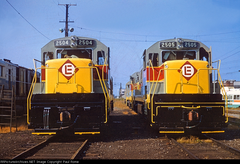 EL 2504 - 2505, GE U25B, NEW at the GE plant